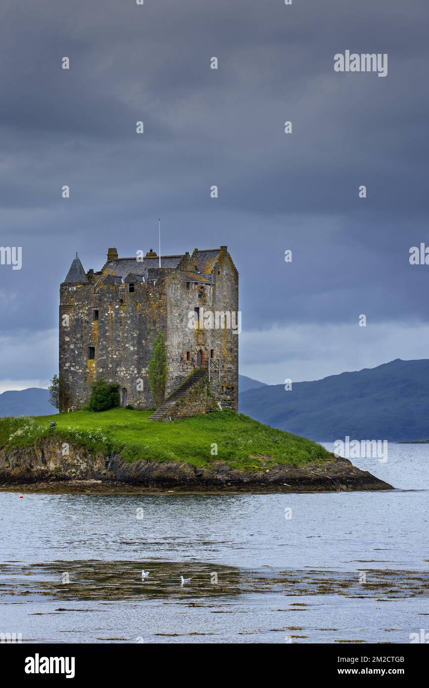 Four story tower hi-res stock photography and images - Alamy