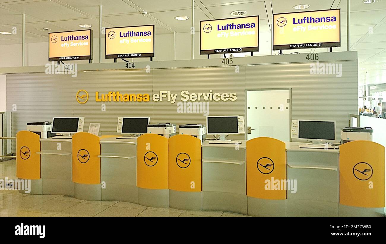 Vol lufthansa hi-res stock photography and images - Alamy
