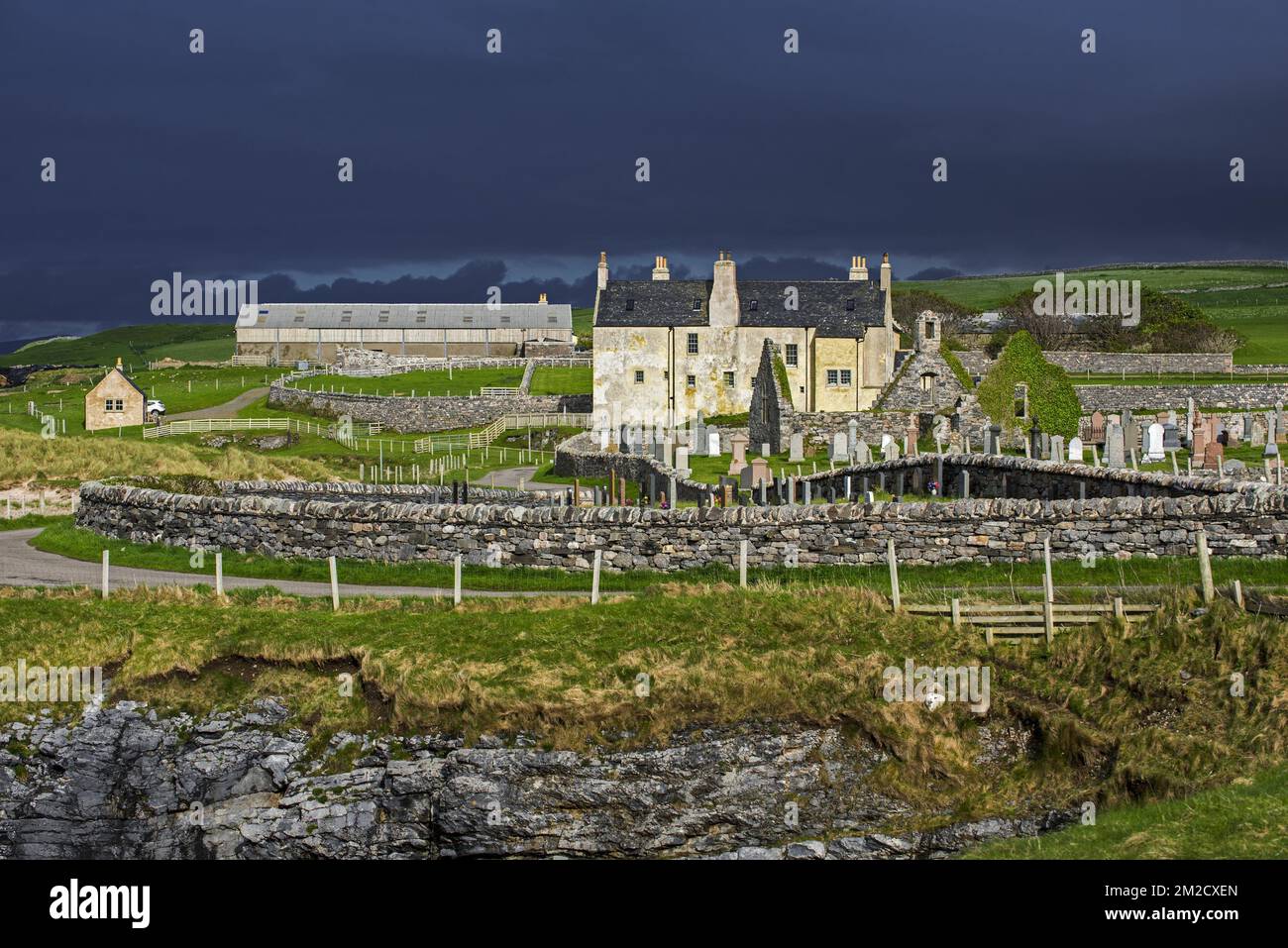 Old ruined church balnakeil bay hi-res stock photography and images - Alamy
