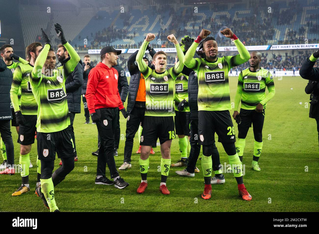 Standard's players celebrate after winning their qualification for the ...