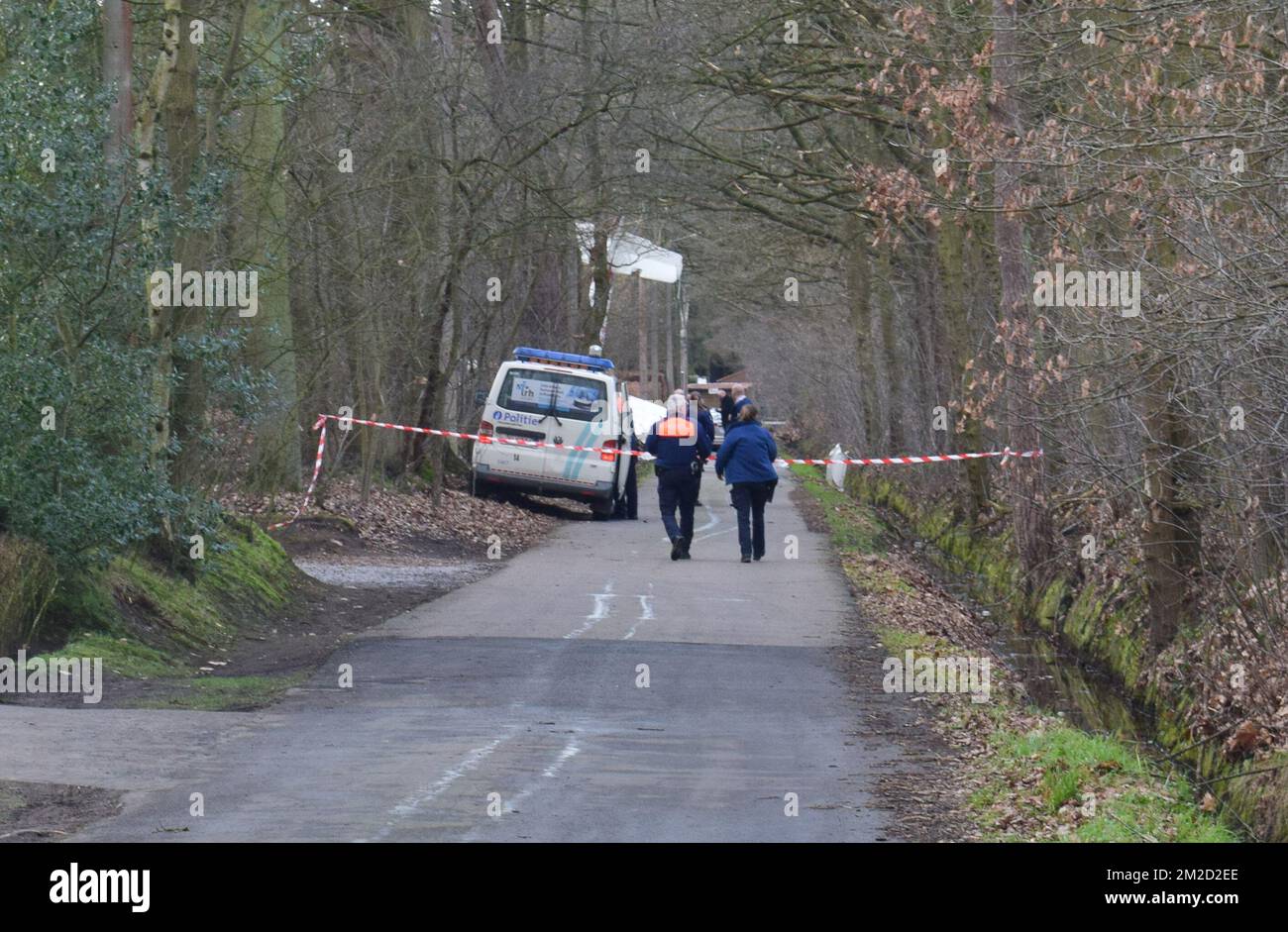 Plane flew overhead hi-res stock photography and images - Alamy