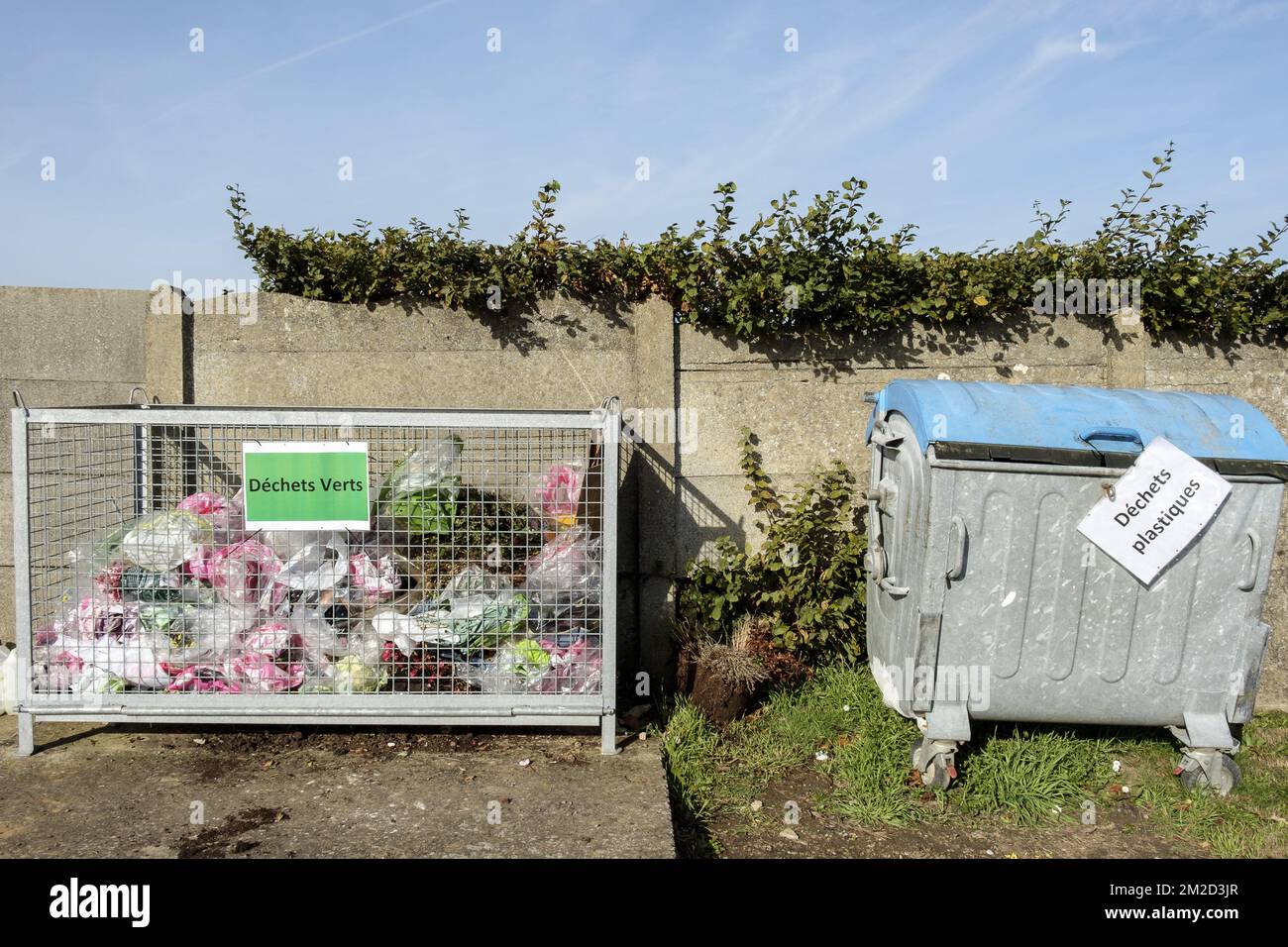 Waste sorting | Tri de déchets 01/11/2017 Stock Photo - Alamy