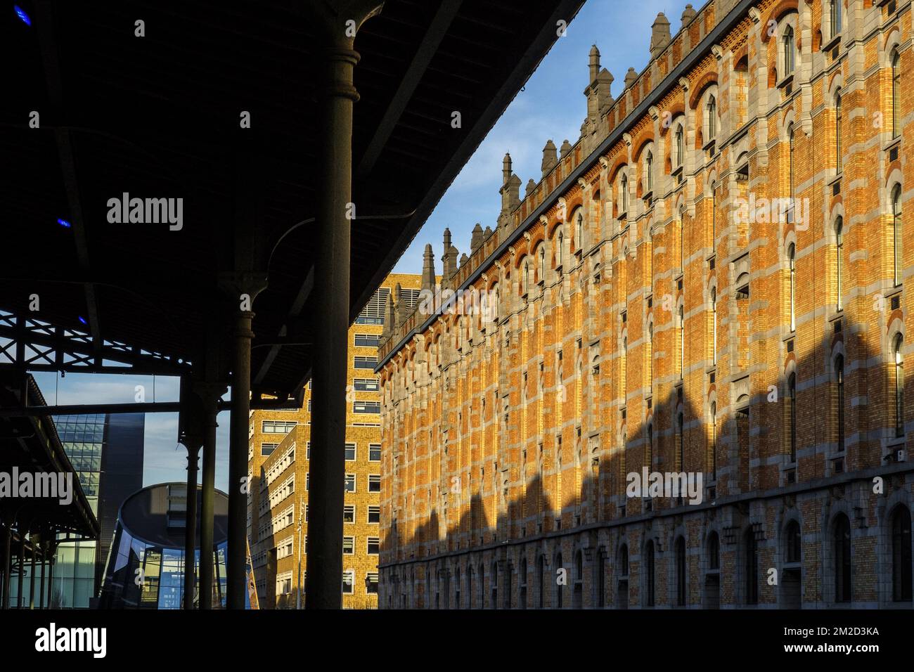 Buildings and facade of the old station and storehouse | Les batiments ...