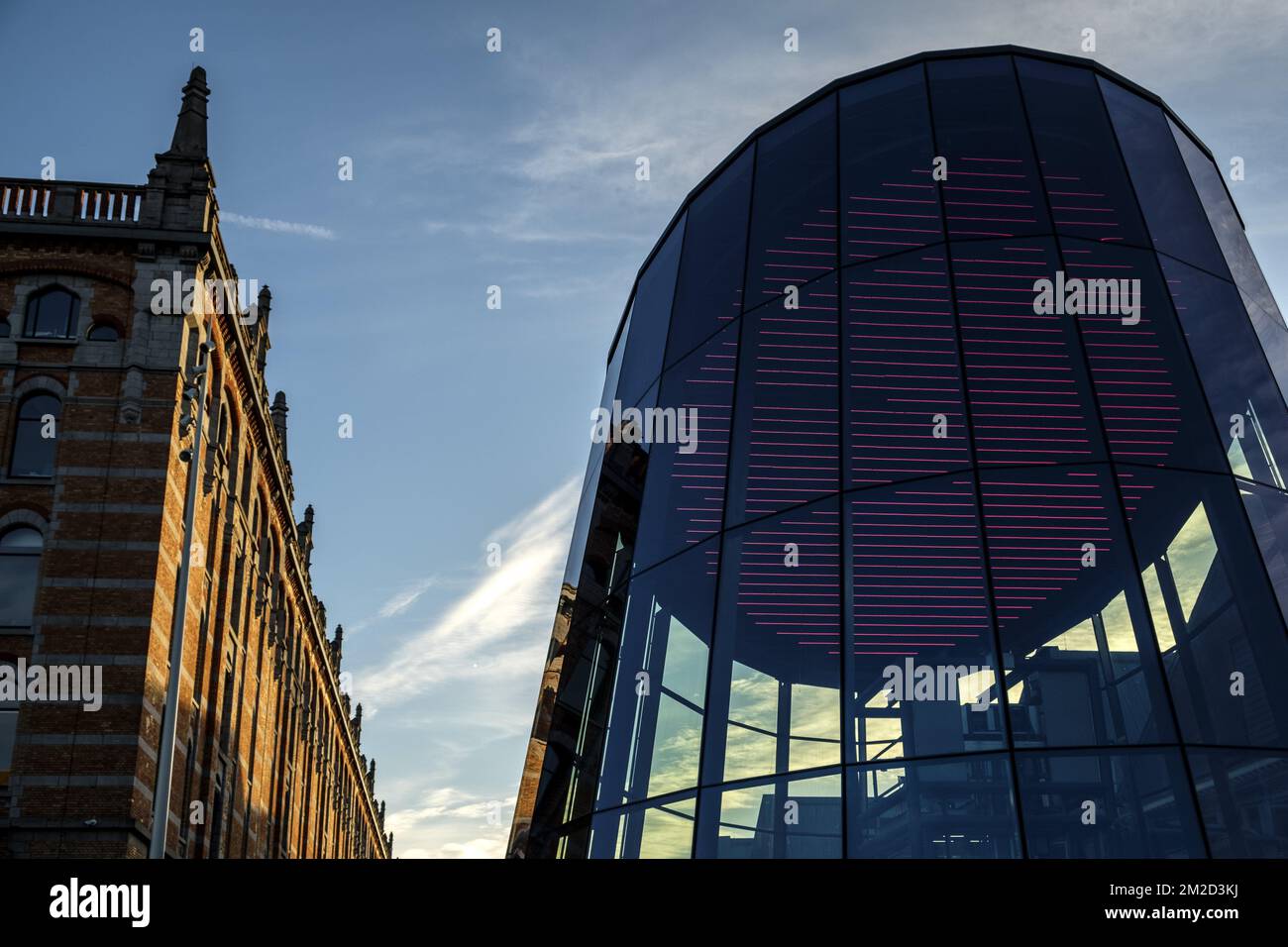 Buildings and facade of the old station and storehouse | Les batiments ...