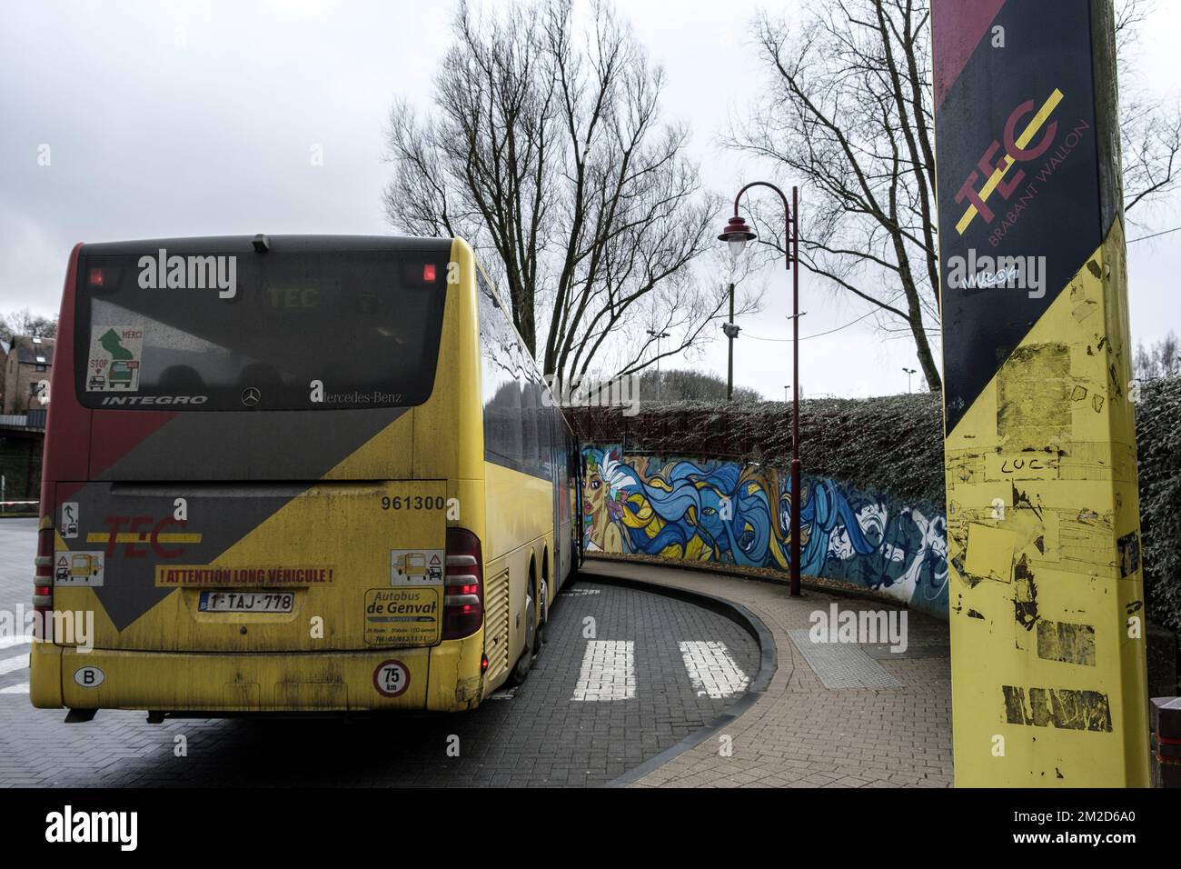 Tec Busses at the Bus station in Louvain-La-Neuve | Bus Tec a la gare ...