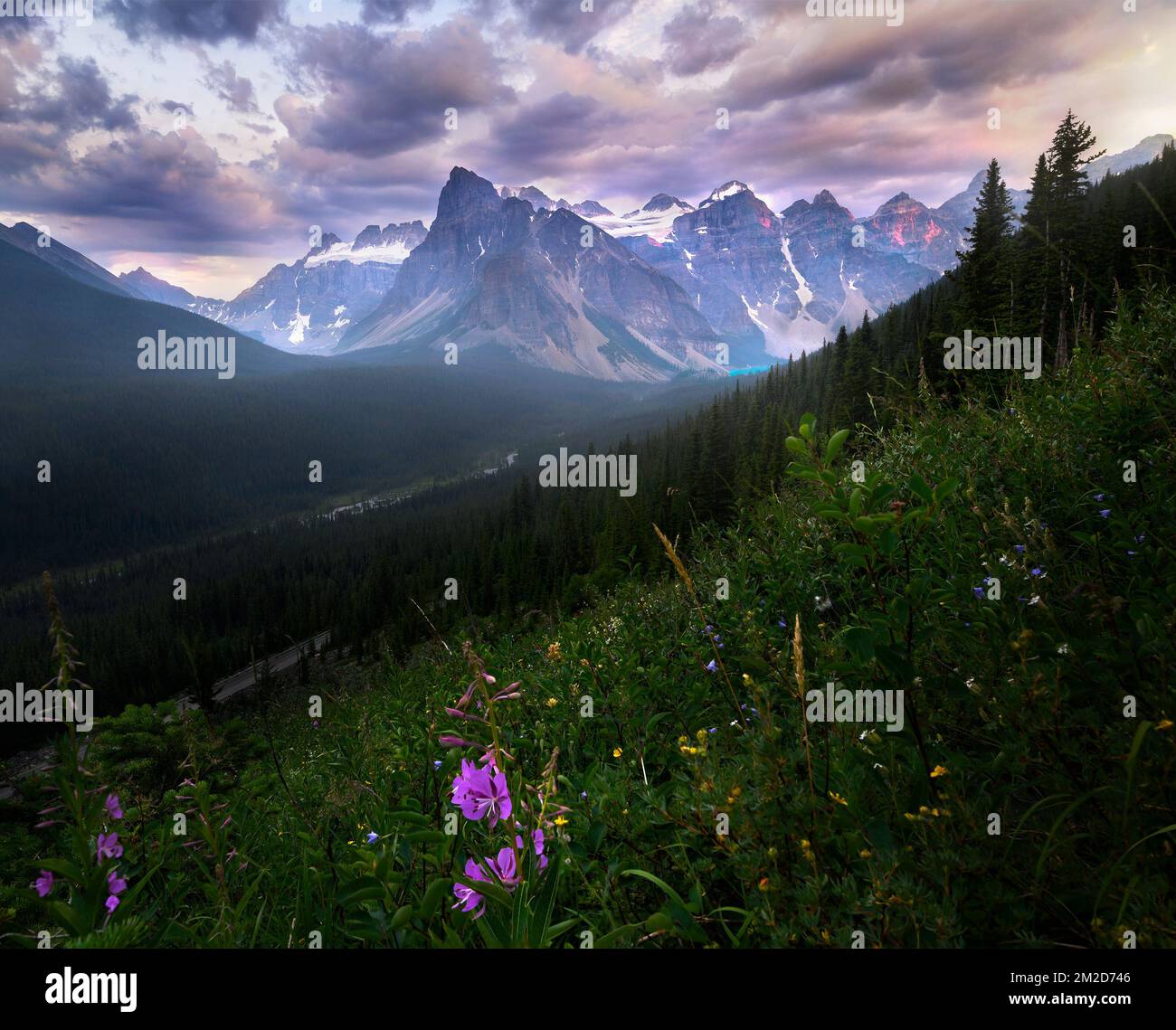 Moraine lake sunset hi-res stock photography and images - Alamy
