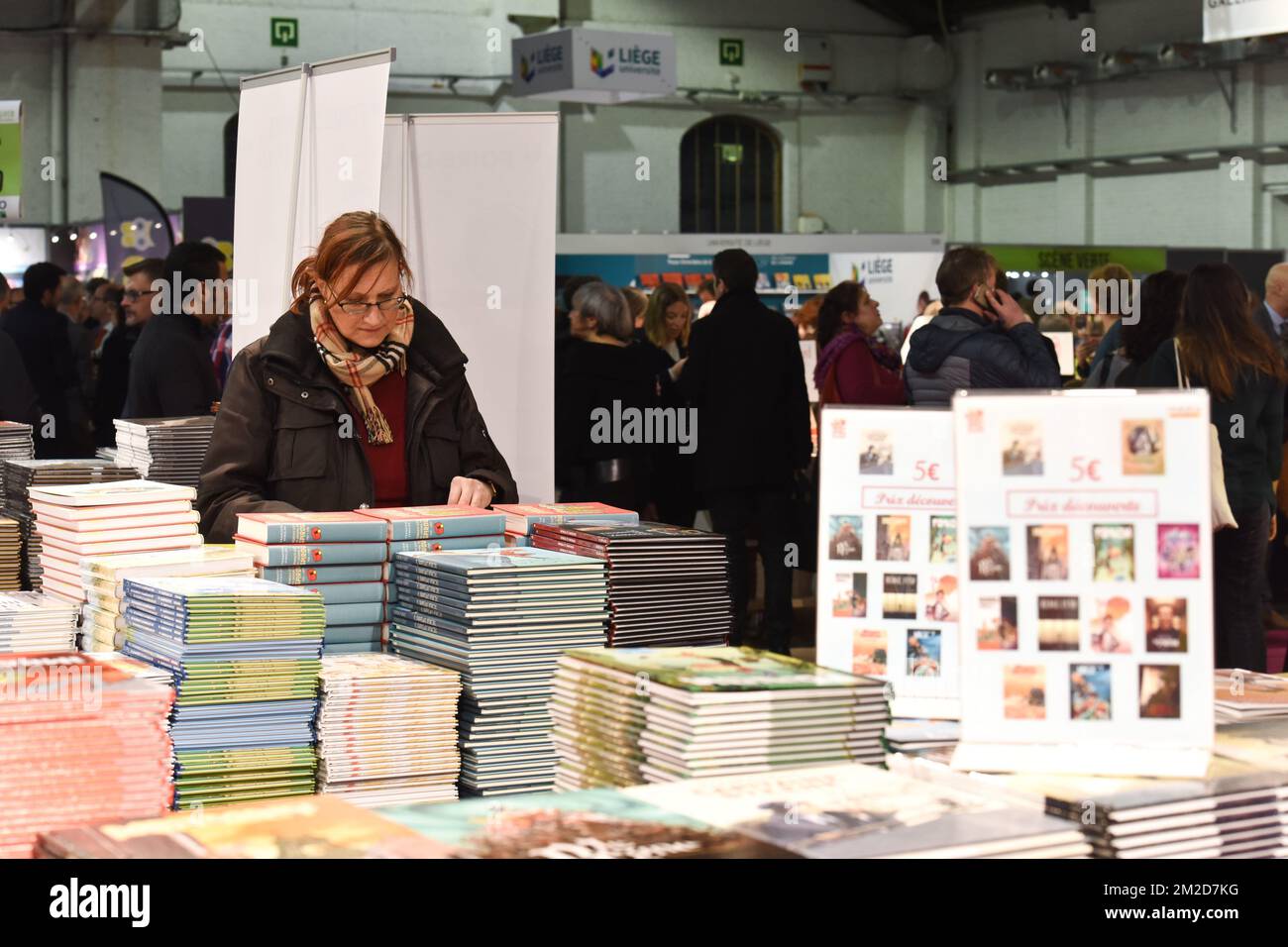 Lecture livre hi-res stock photography and images - Alamy