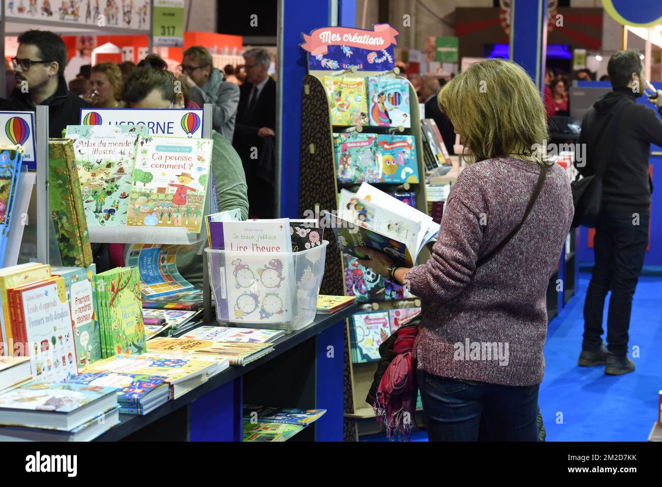 Lecture livre hi-res stock photography and images - Alamy