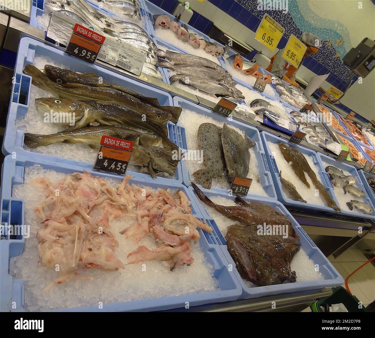 Poisson poissonnerie poissonnerie hi-res stock photography and images ...