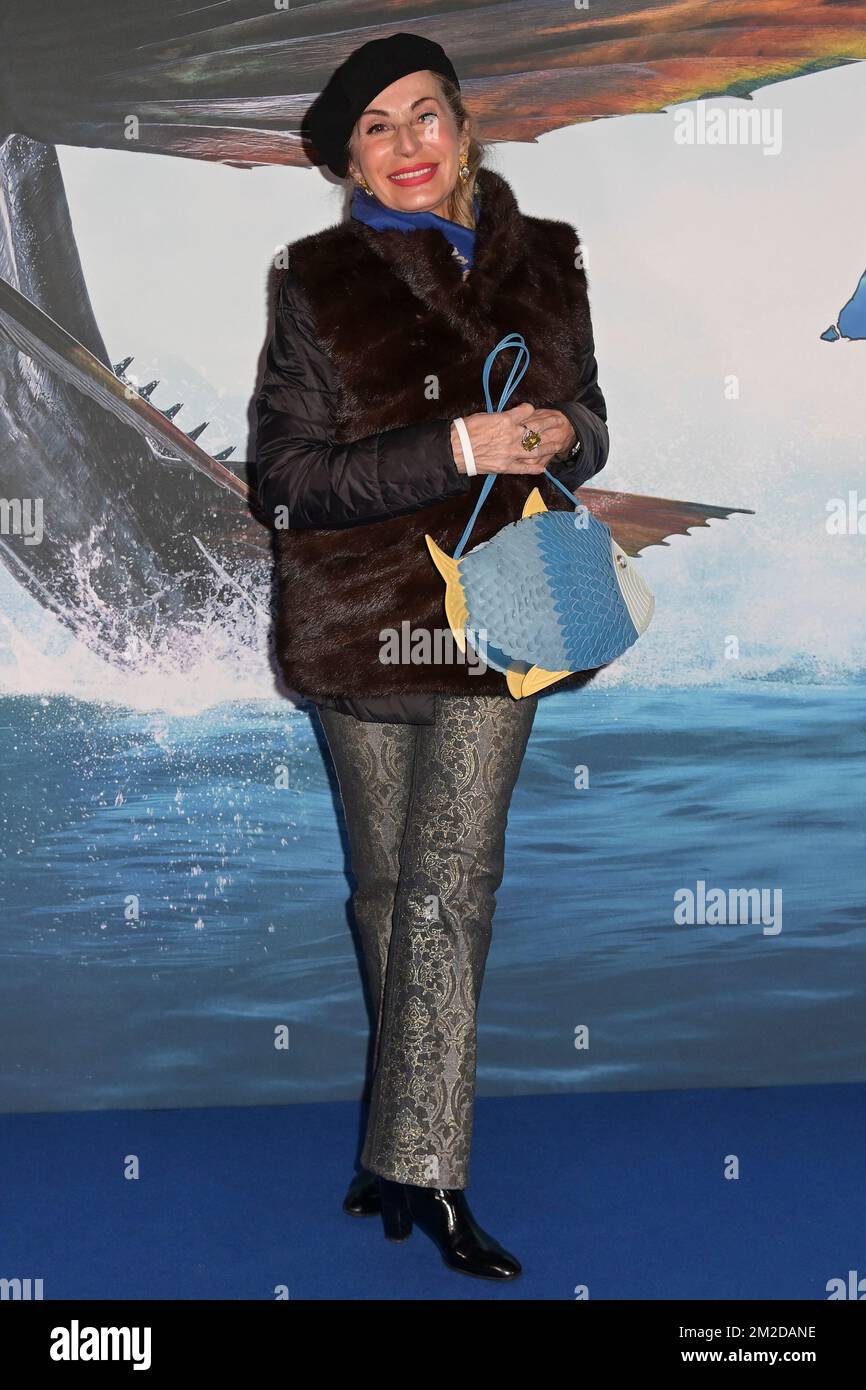 Rosanna Cancellieri attends the blu carpet of the movie "Avatar La via ...