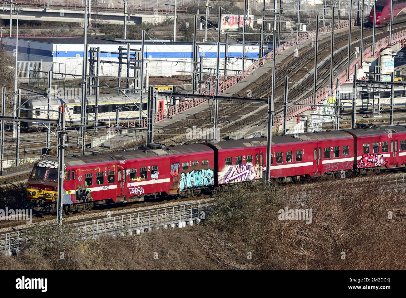Main railway to the south brussels station | Systeme ferroviaire et ...