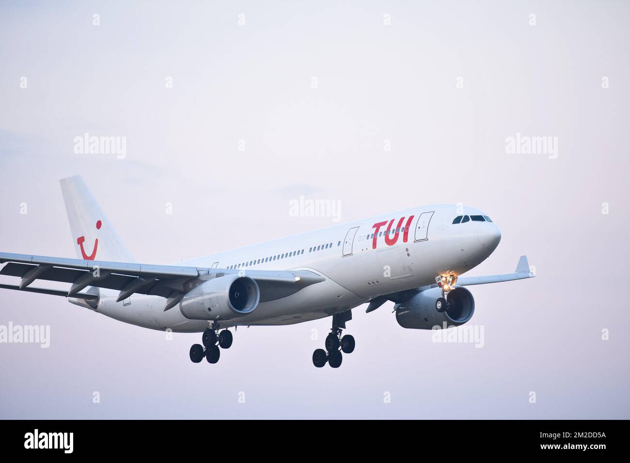 Avion de transport de passagers hi-res stock photography and images - Alamy