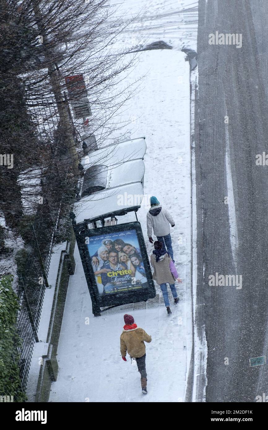 Snow fall trough the window | Chute de neig a travers la fenetre 02/03 ...