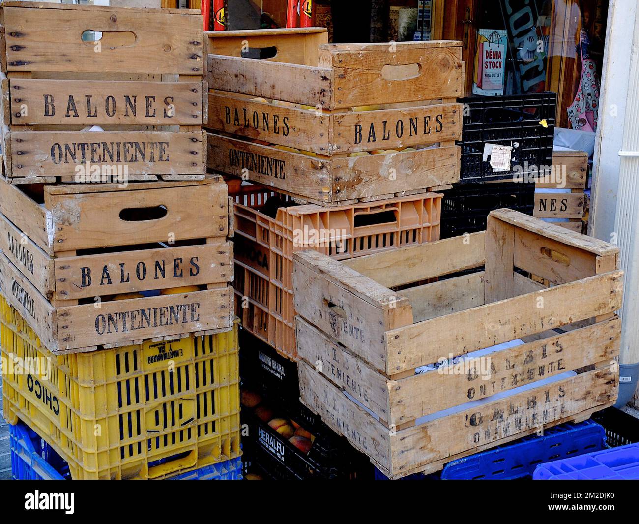 Wooden material and object | Matériel et objet en bois 13/10/2017 Stock ...