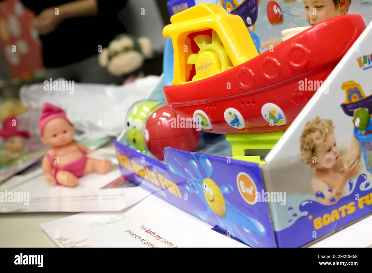 Plastic toys and appliances hi-res stock photography and images - Alamy