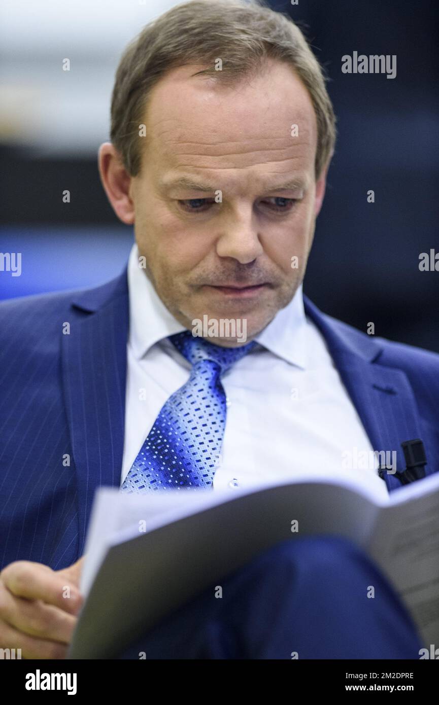 Damien Thiery Depute federal MR | Damien Thiery Depute liberal 14/03 ...