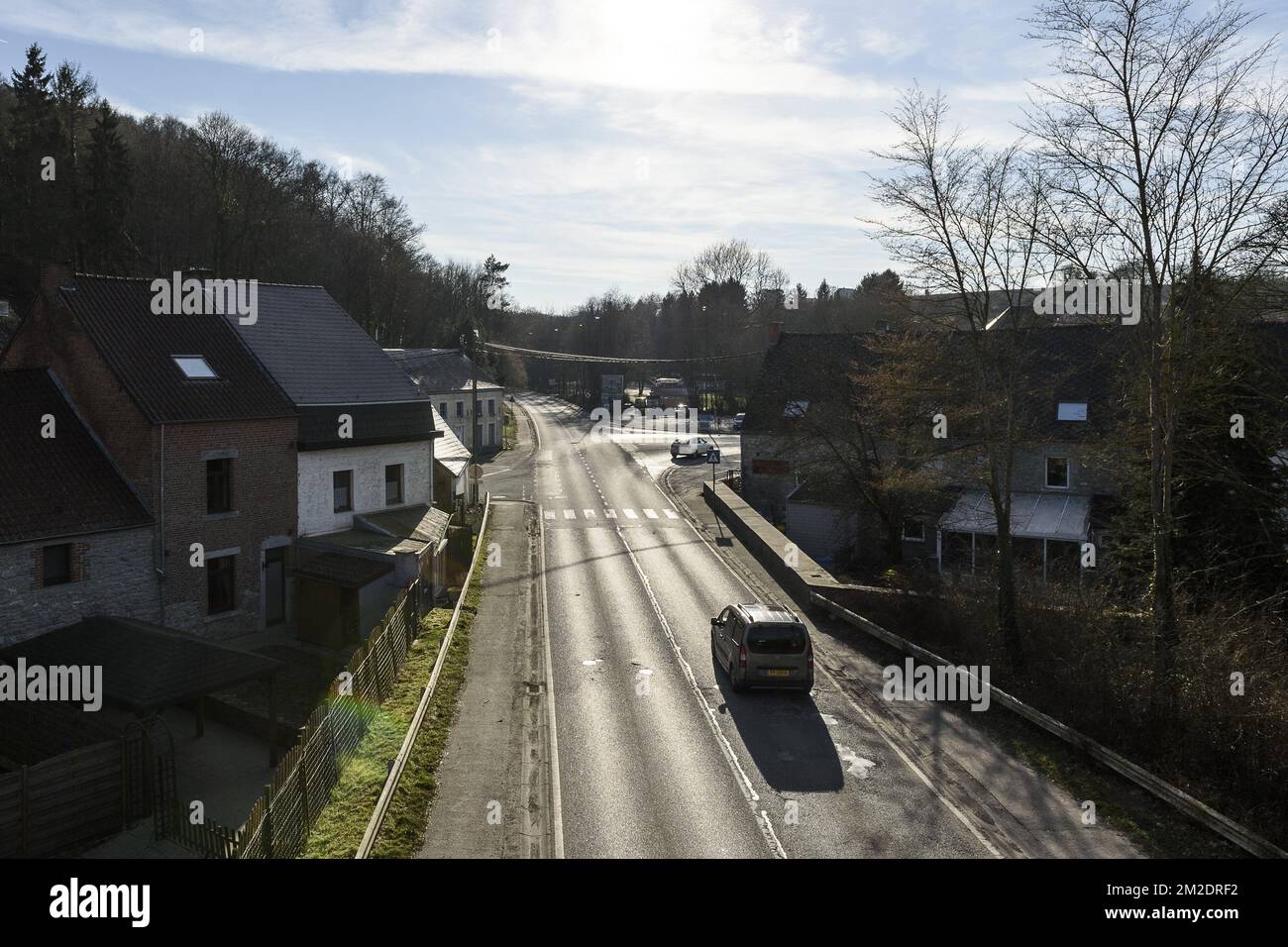 Countryside road in a village entrance | Route a l'entree d'un village ...