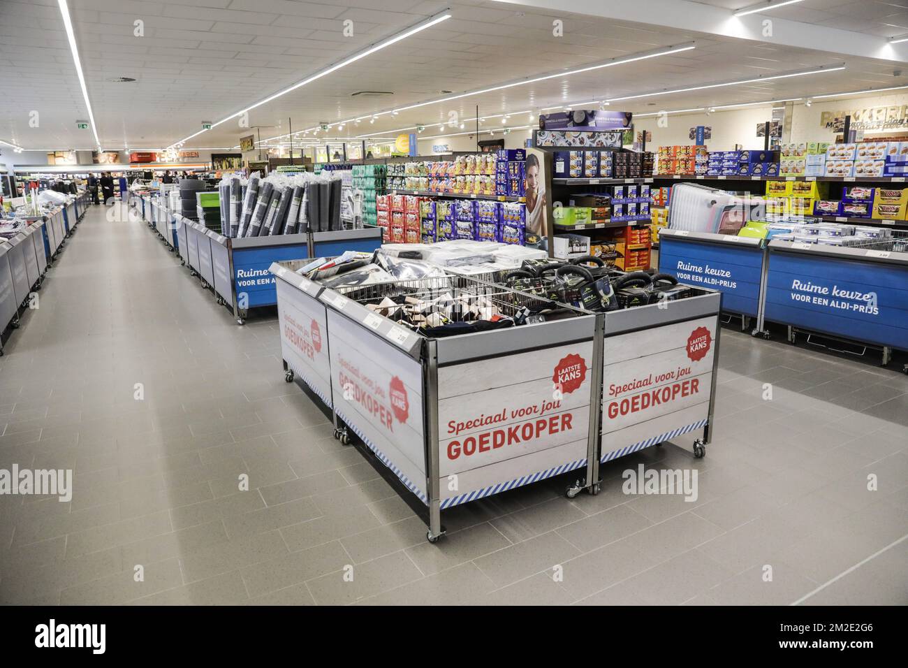 Illustration picture shows the new pilot store (pilootwinkel - Magasin ...