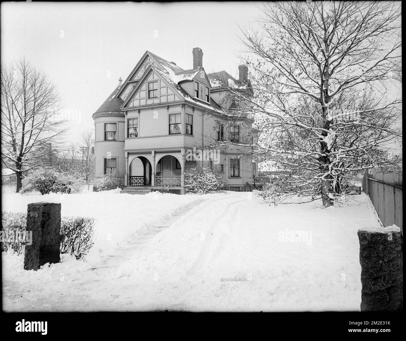 Curtis House at corner of 509 Centre Street and Lockstead Avenue ...