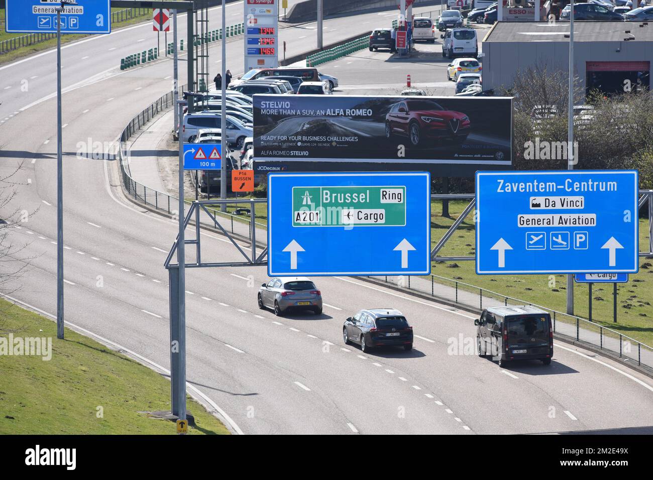 Road signaling | Signaux routiers 29/03/2018 Stock Photo - Alamy
