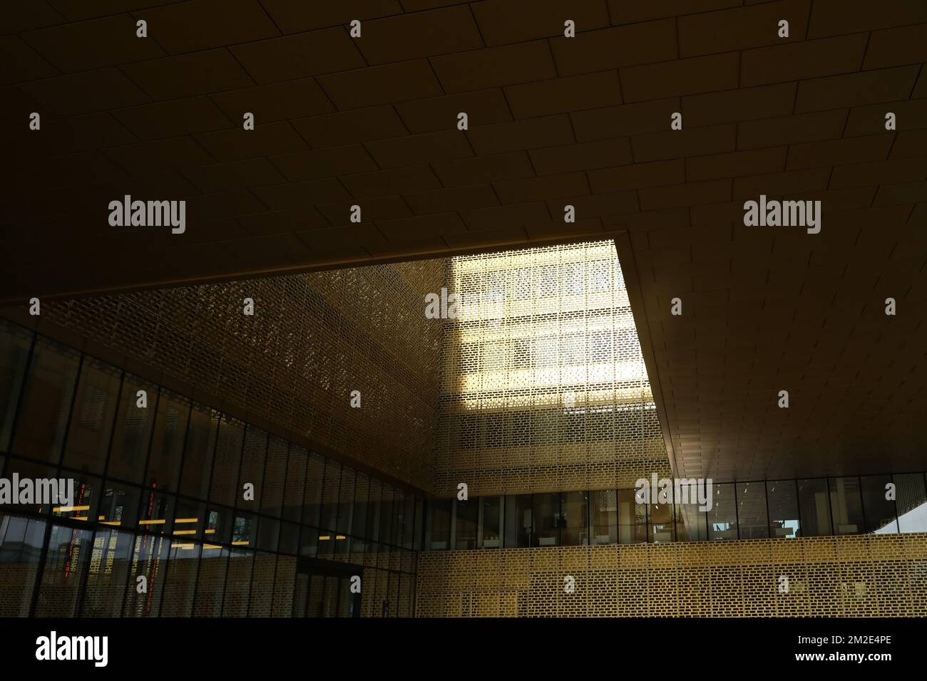 CMI | Siège de CMI à Seraing - Batiment dit l'Orangerie - Reichen et ...