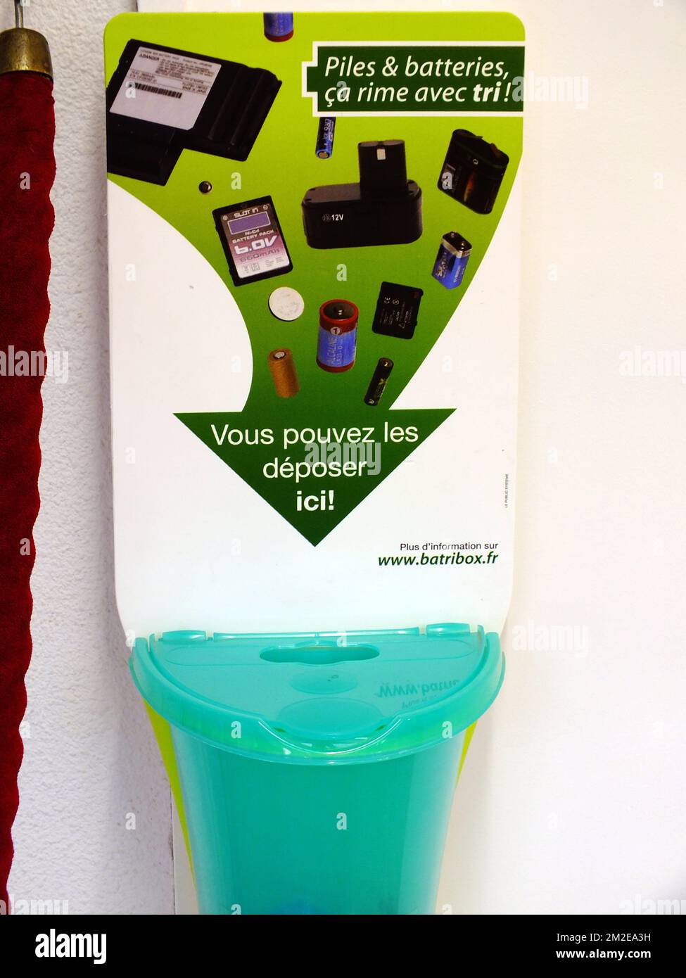 Recycling | Recyclage piles 08/04/2018 Stock Photo - Alamy