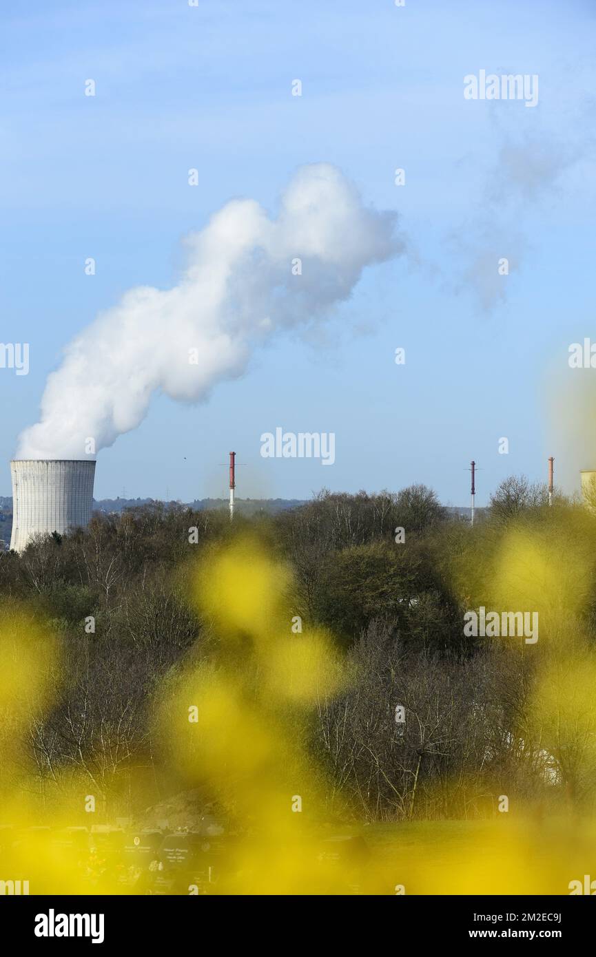 The nuclear central of Tihange is located along the river Meuse ...