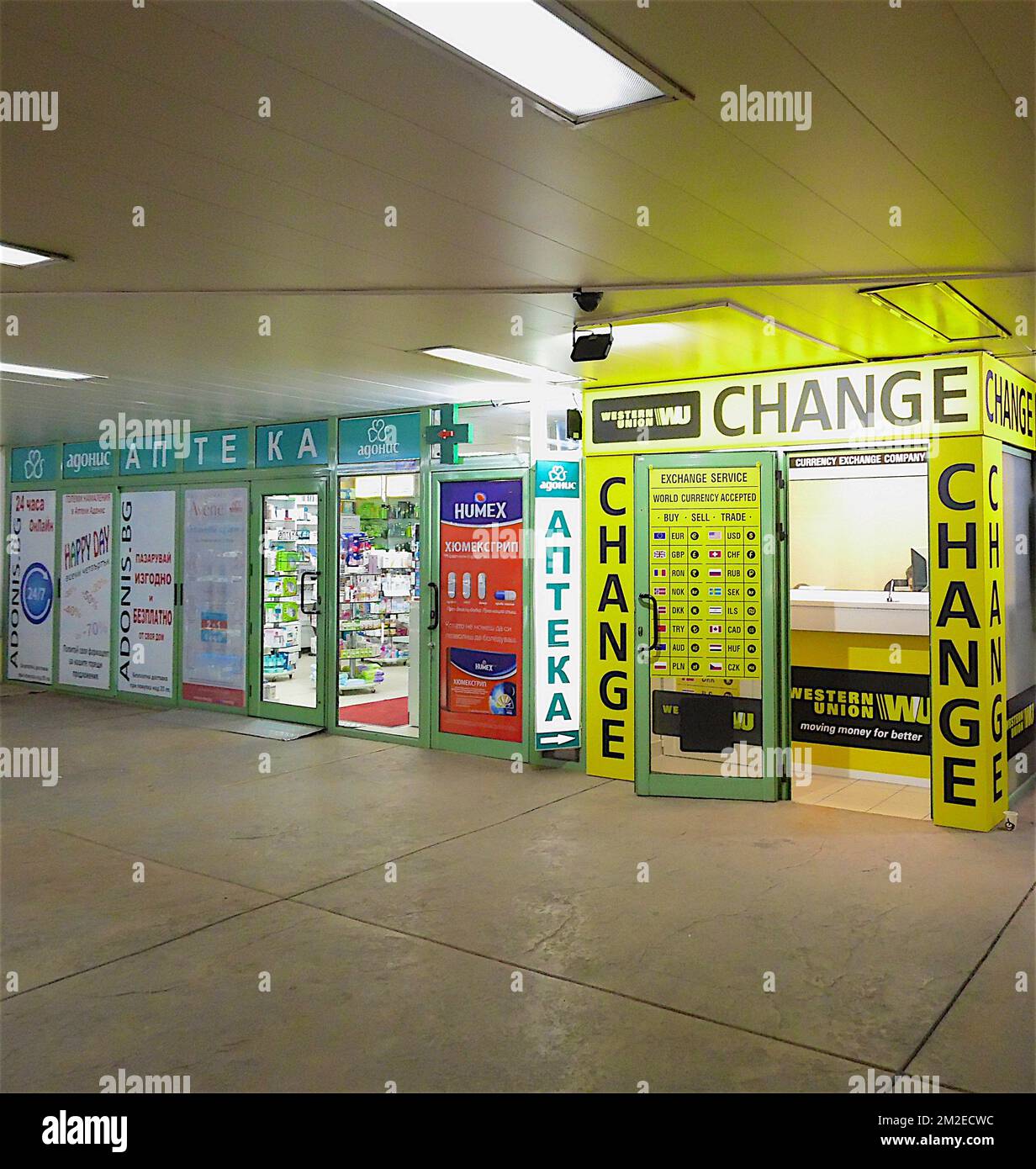 Currency exchange bureau hi-res stock photography and images - Alamy