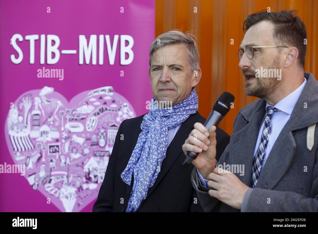 Midibussen hi-res stock photography and images - Alamy