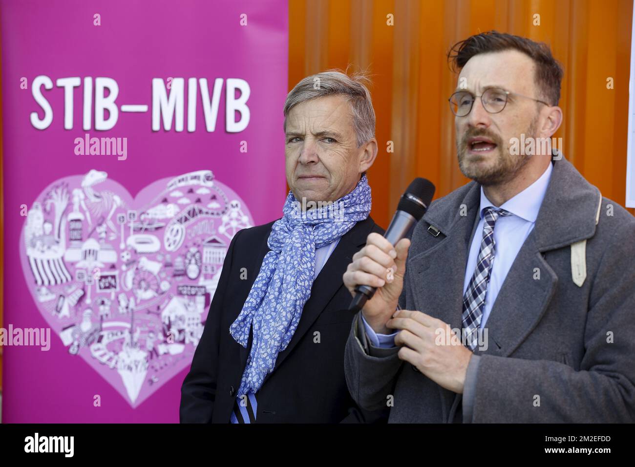 Midibussen hi-res stock photography and images - Alamy