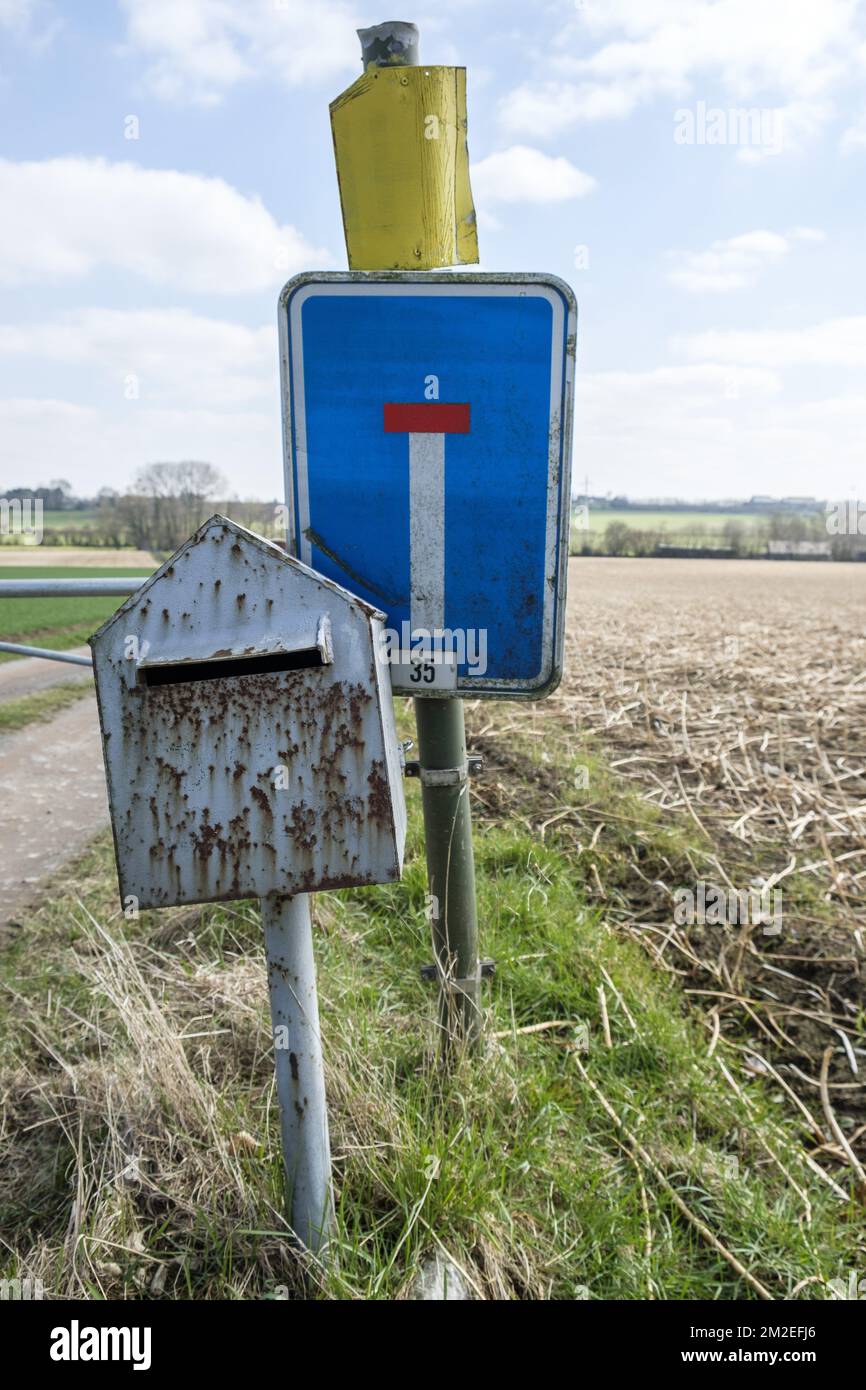 Signpost of dead end | Poteau et panneau de cul de sac 15/04/2018 Stock ...