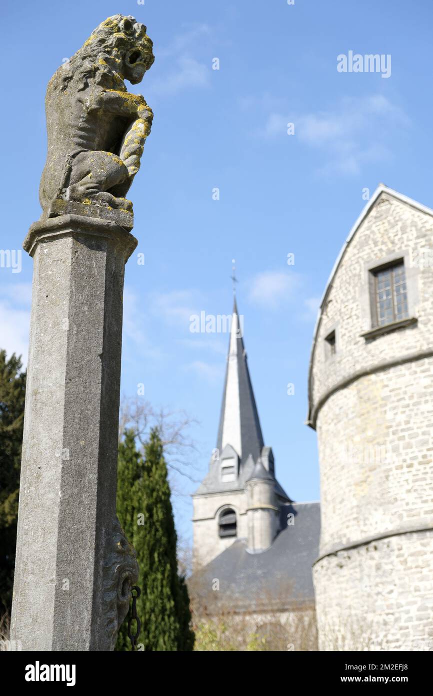 Feluy and its castle rounded by a moat | Le chateau de Feluy et ses ...