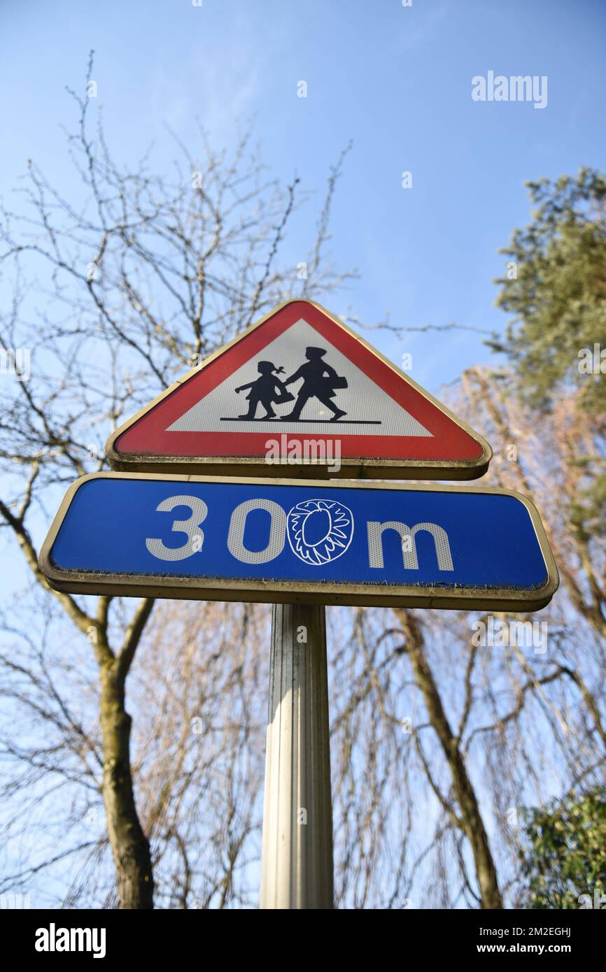 Road sign | Signaux routier 17/04/2016 Stock Photo - Alamy