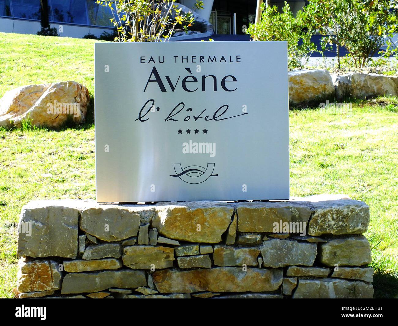 Avene Logo
