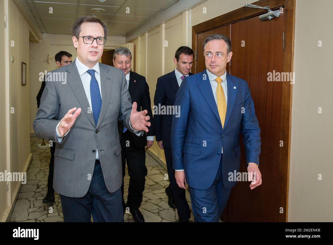 Uso de uso uso hi-res stock photography and images - Alamy