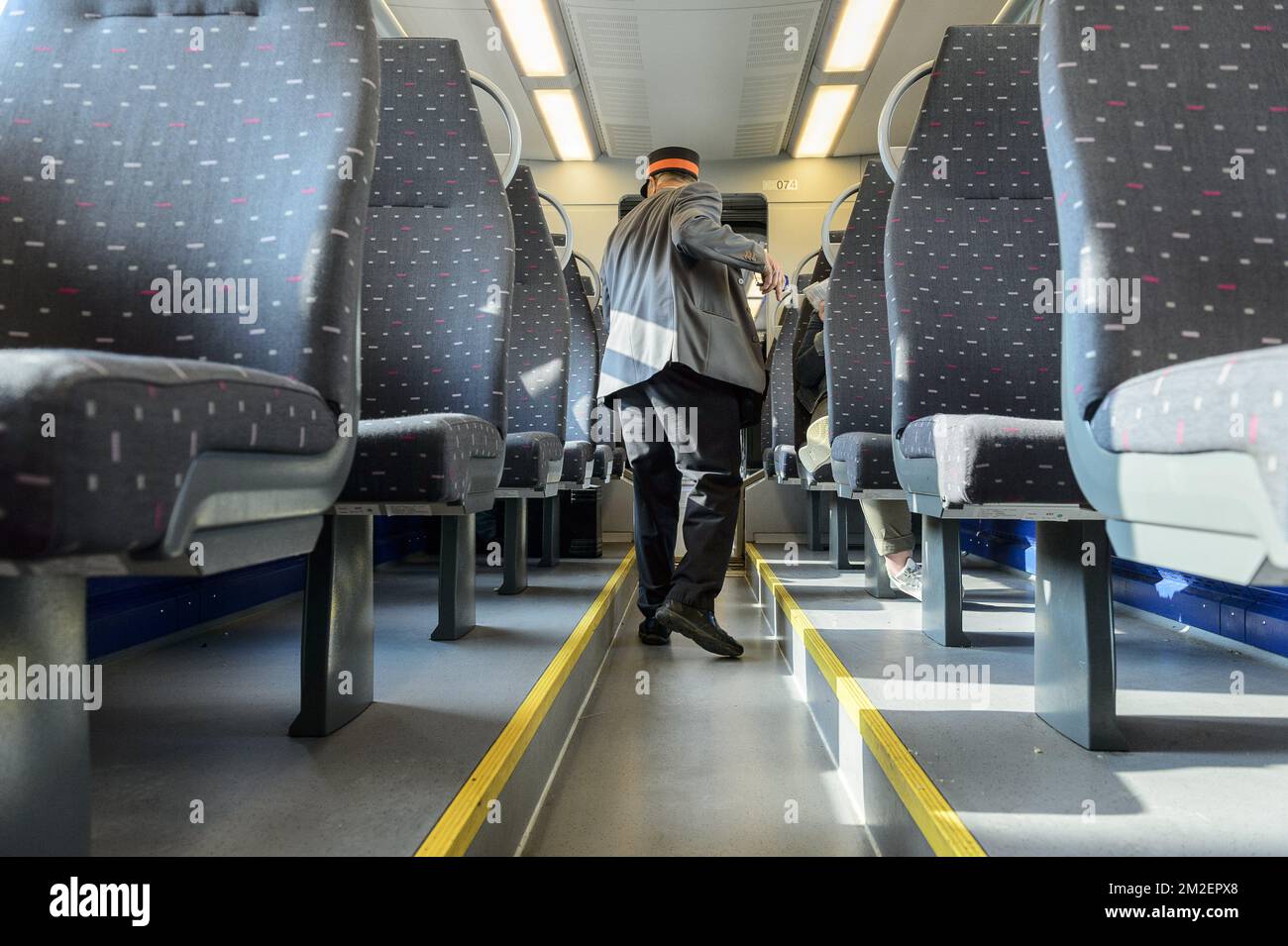 Belgian Railway train between Dinant and Brussels | SNCB train entre ...