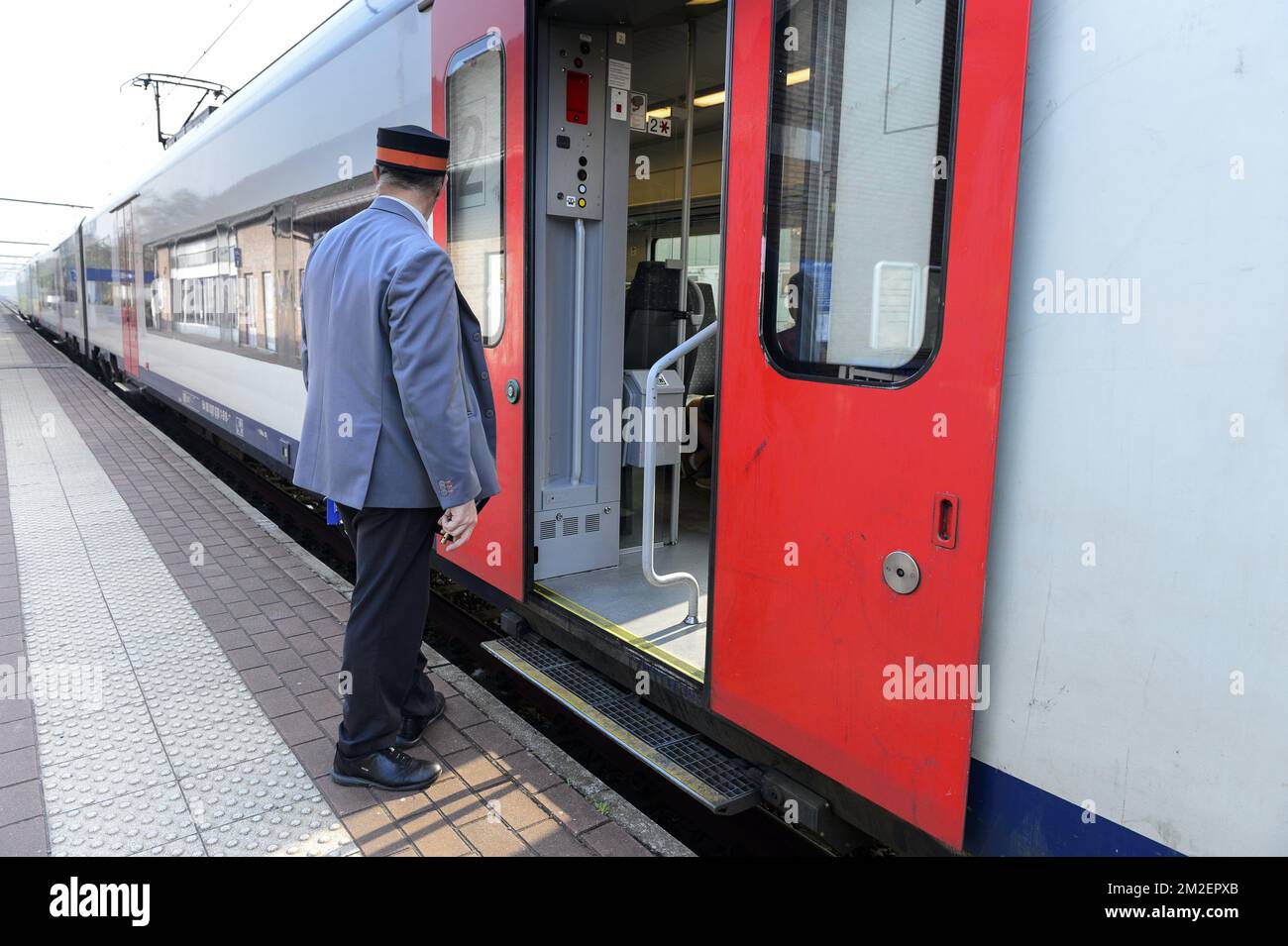Belgian Railway train between Dinant and Brussels | SNCB train entre ...