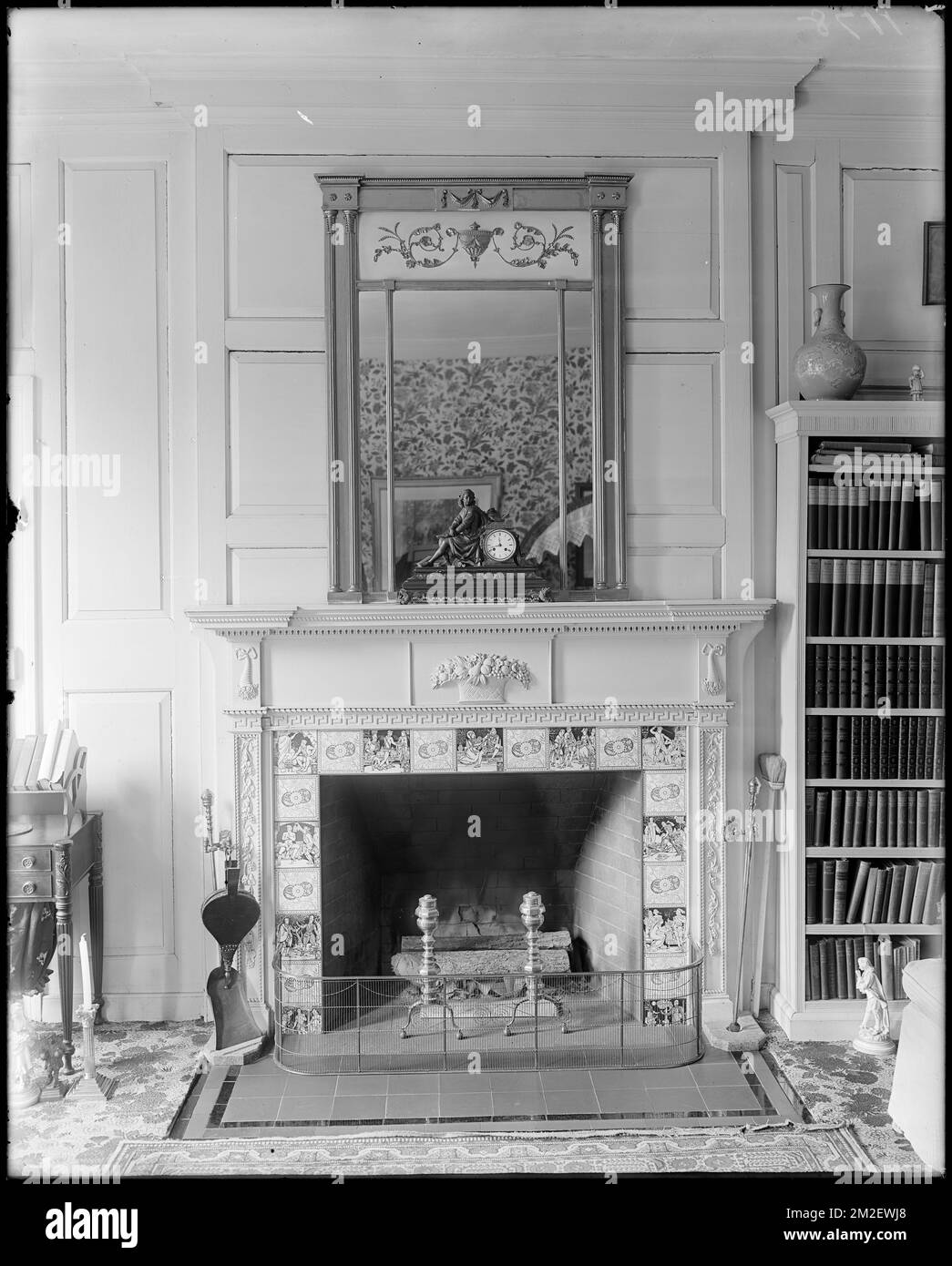 Glass hooper hi-res stock photography and images - Alamy