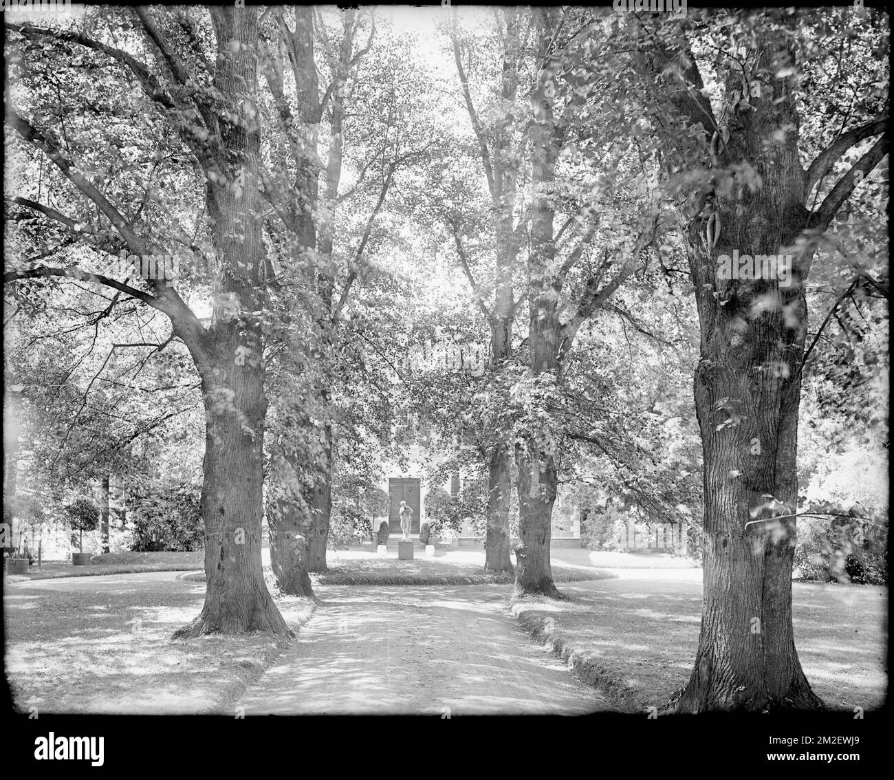 Danvers, Collins Street, views, entrance to Robert 'King' Hooper house ...