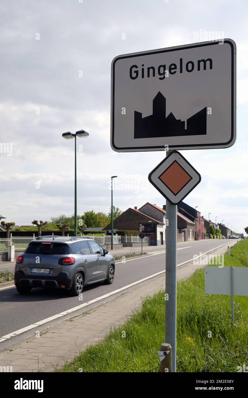 Illustration shows the name of the Gingelom municipality on a road sign ...