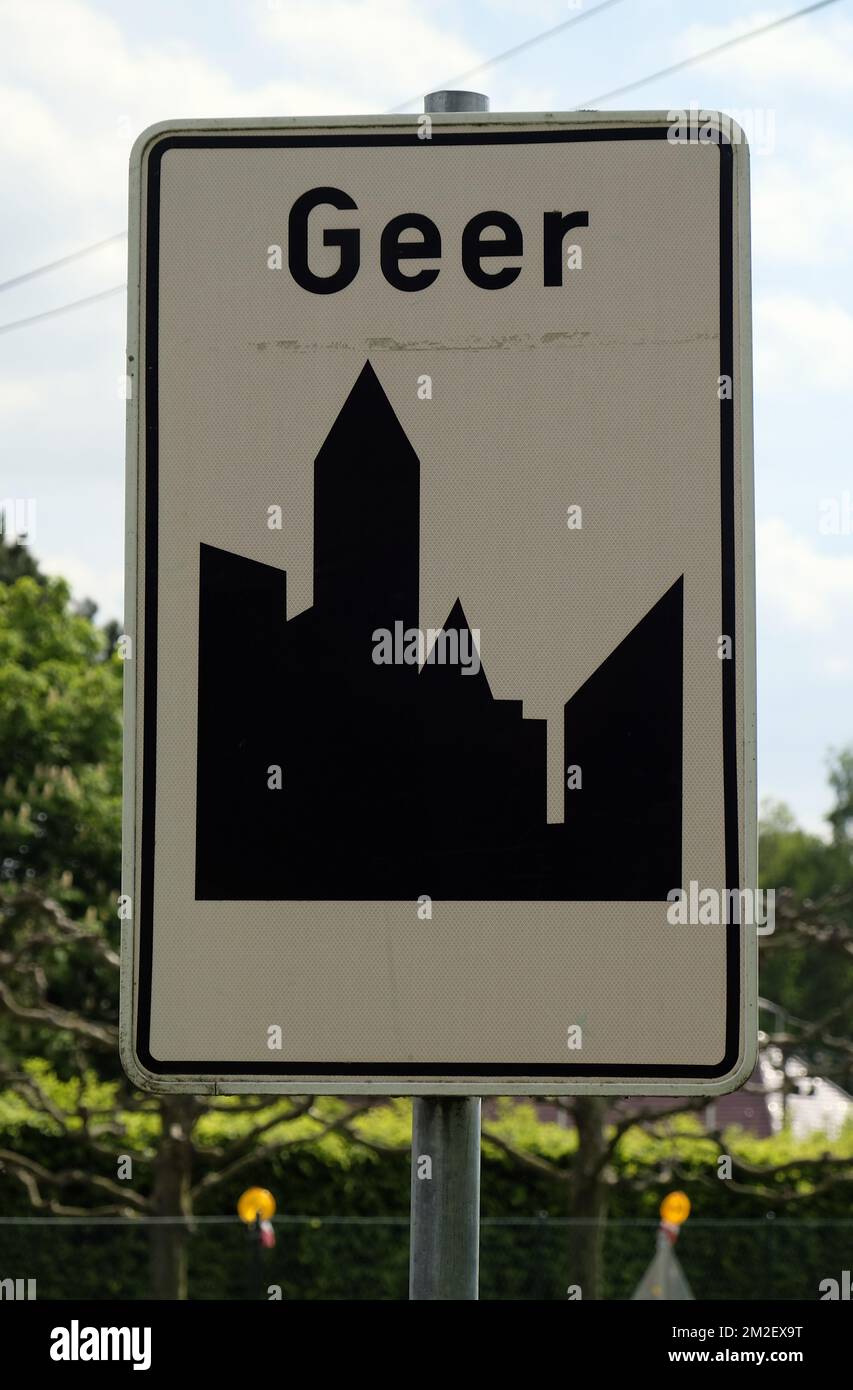 Illustration shows the name of the Geer municipality on a road sign ...