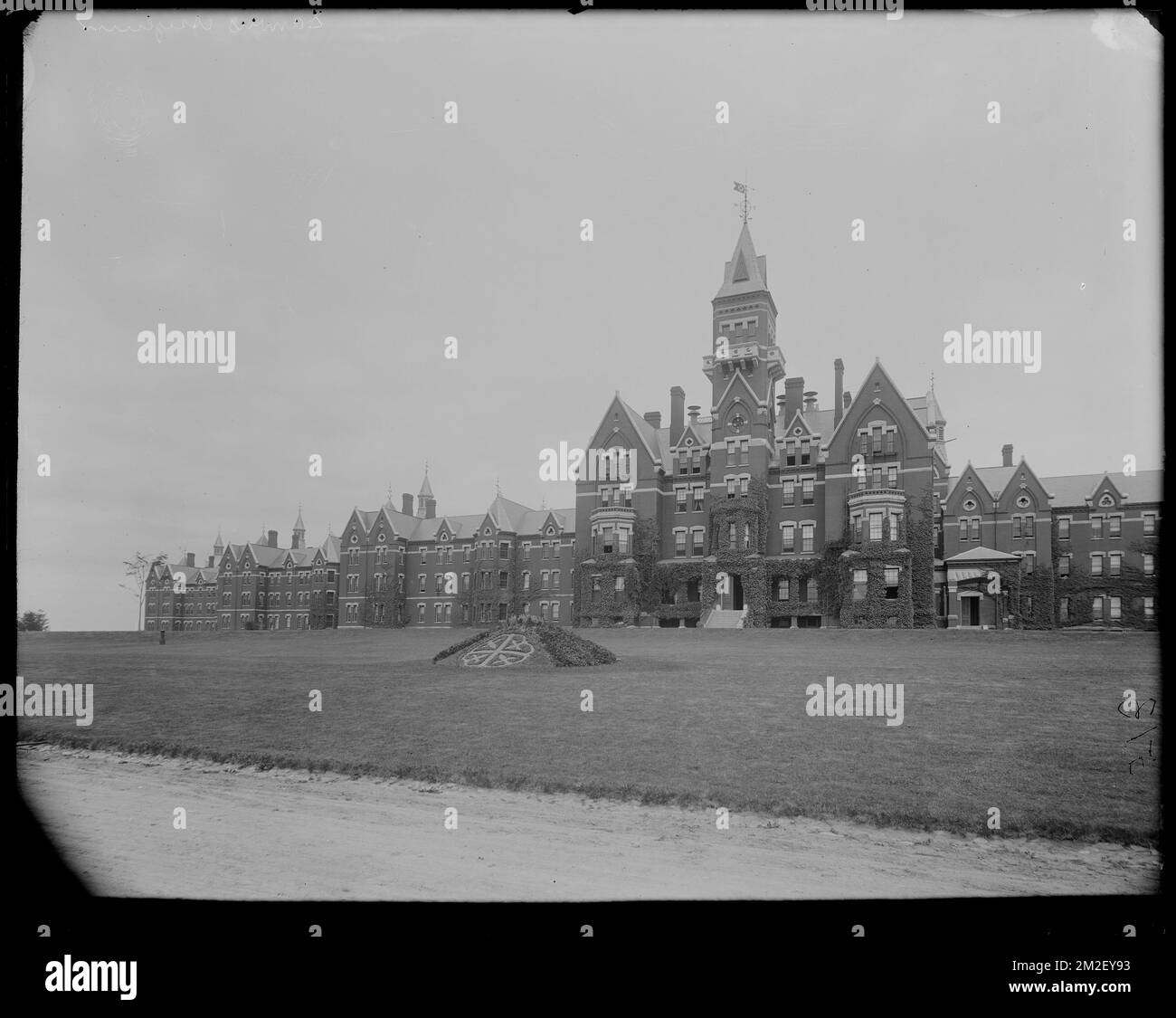 Danvers, Newbury Street, Danvers Insane Asylum, exterior , Buildings ...