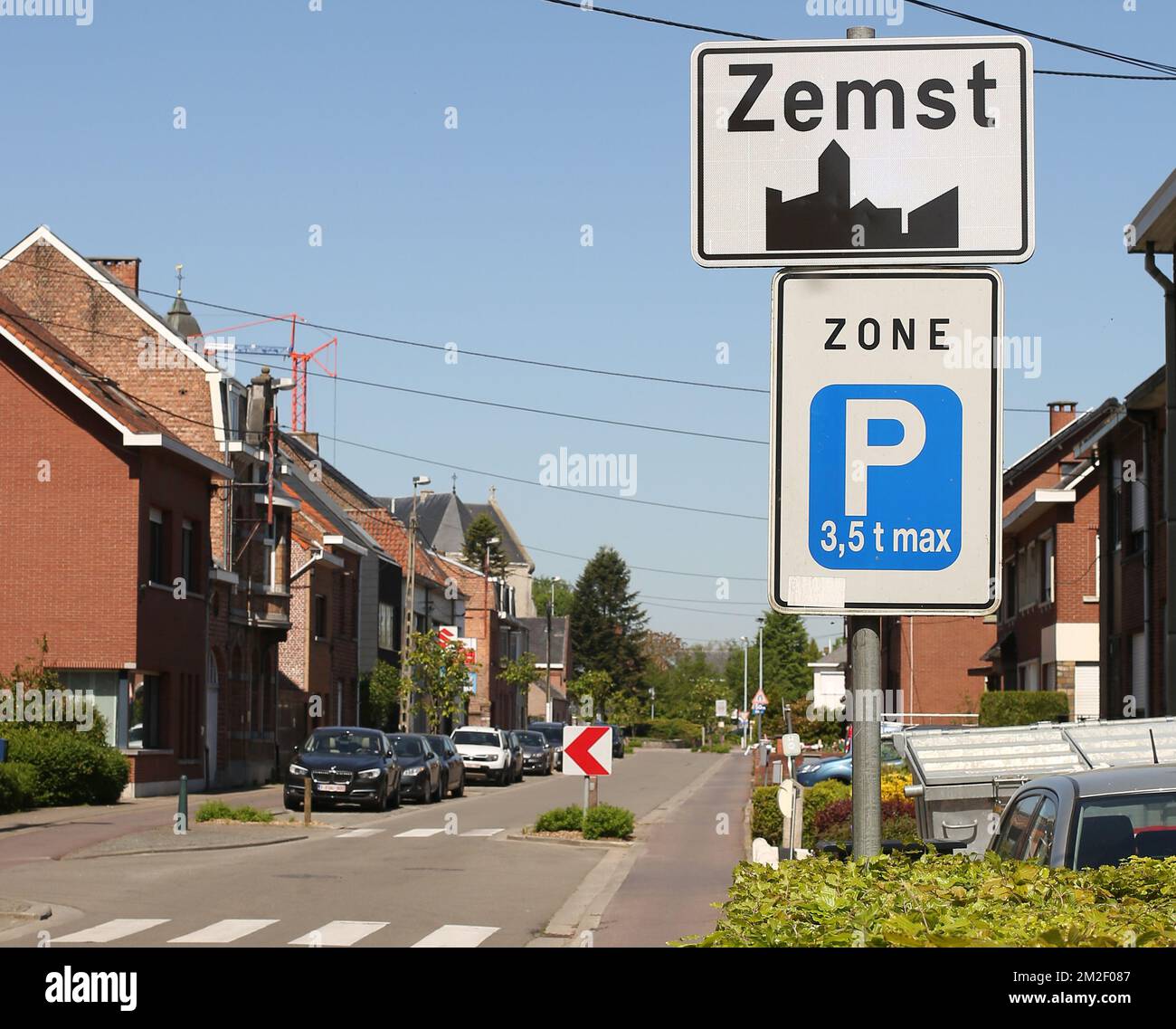 Illustration shows the name of the Zemst municipality on a road sign ...