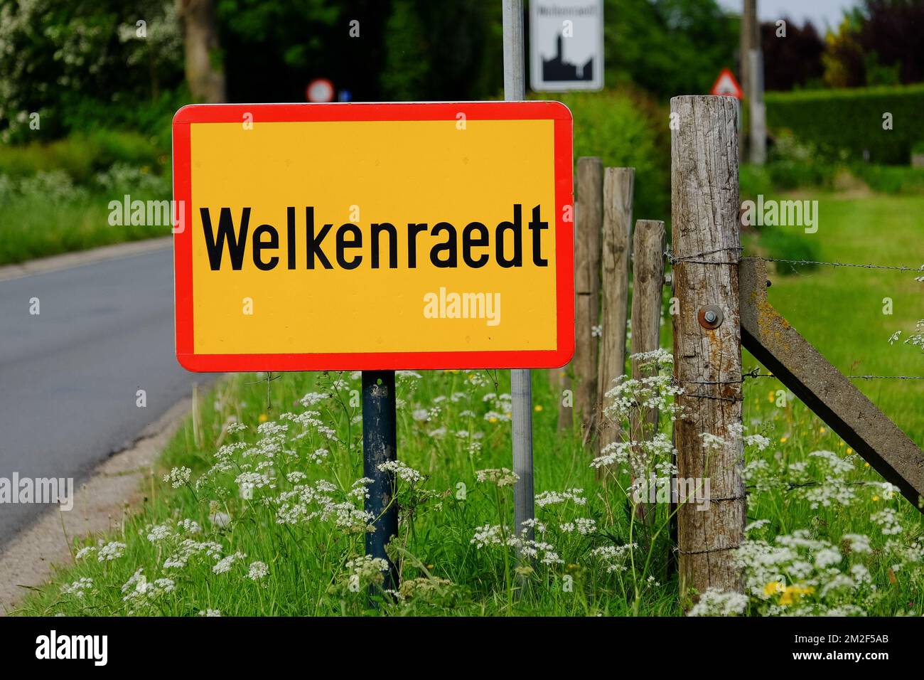 Illustration shows the name of the Welkenraedt municipality on a road ...