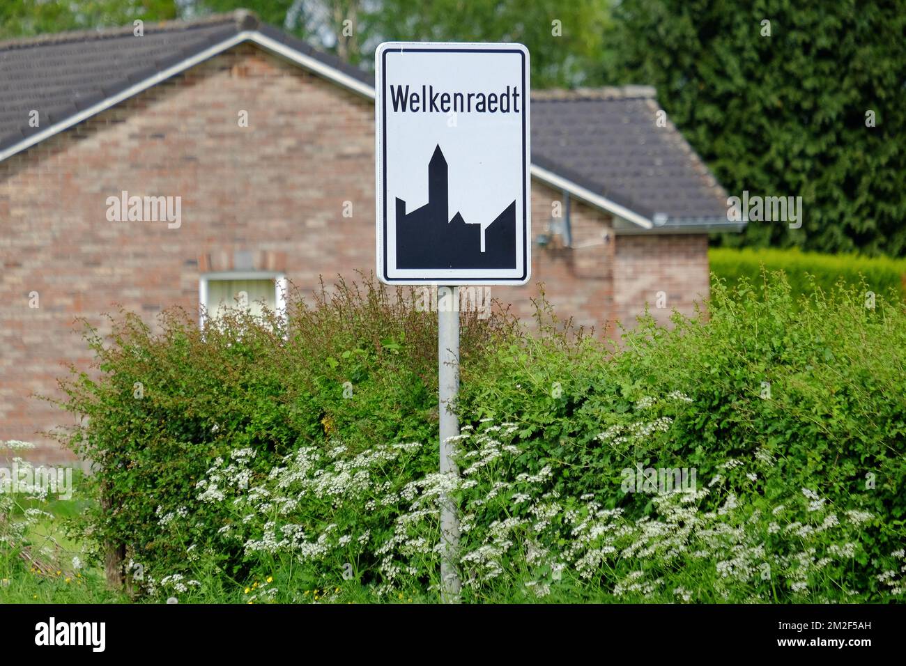 Illustration shows the name of the Welkenraedt municipality on a road ...