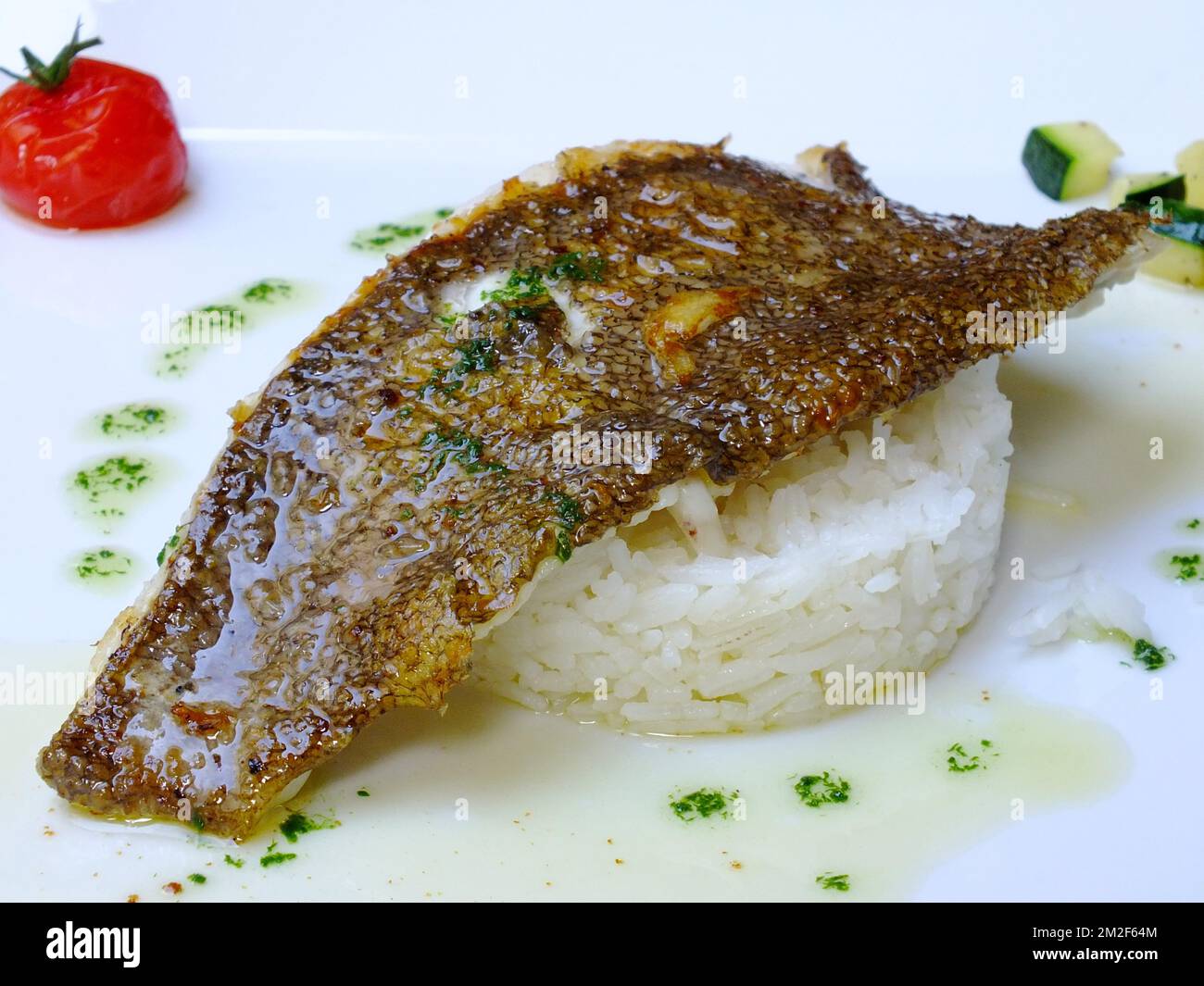 Plat de poisson hi-res stock photography and images - Alamy