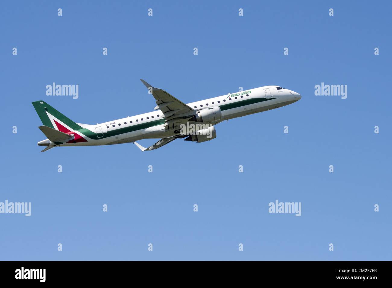 Compagnie aérienne italienne hi-res stock photography and images - Alamy