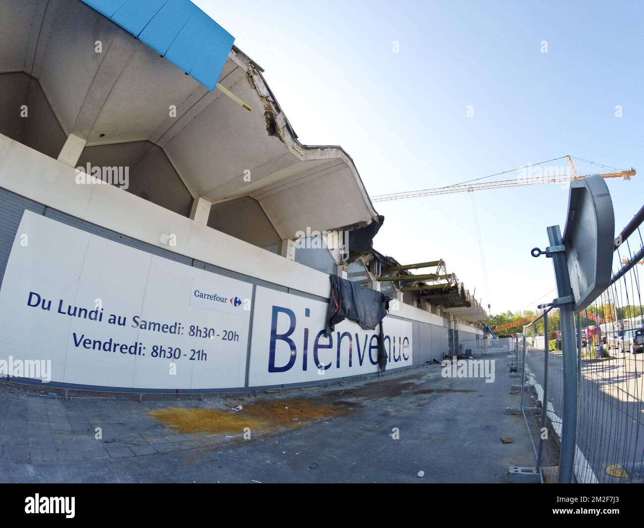 closure before transformations Carrefour Waterloo | Fermeture avant ...