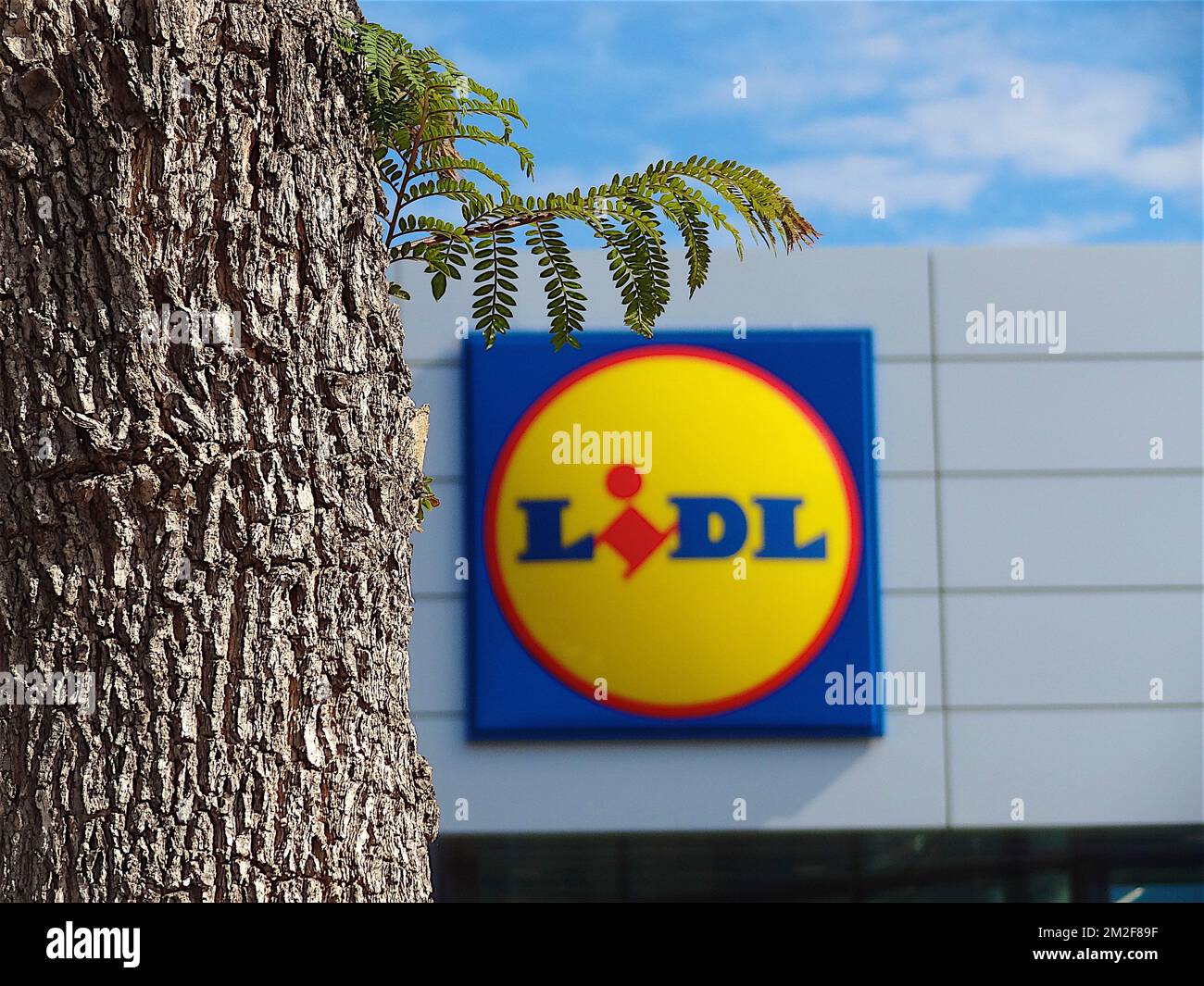 Lidl super market | Grande surface Lidl 15/05/2018 Stock Photo - Alamy