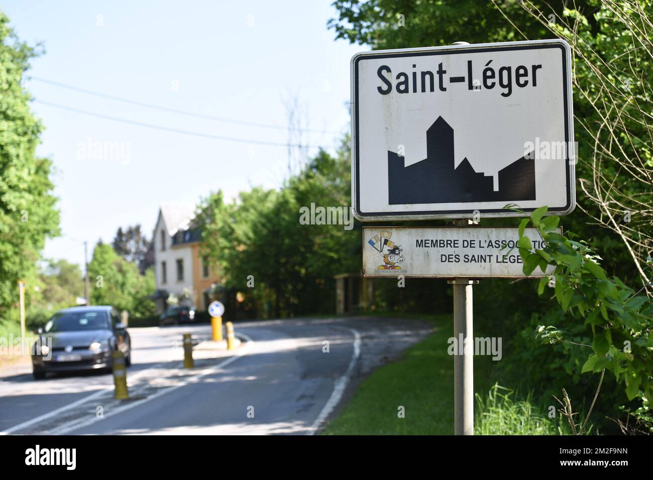 Illustration shows the name of the Saint-Leger municipality on a road ...